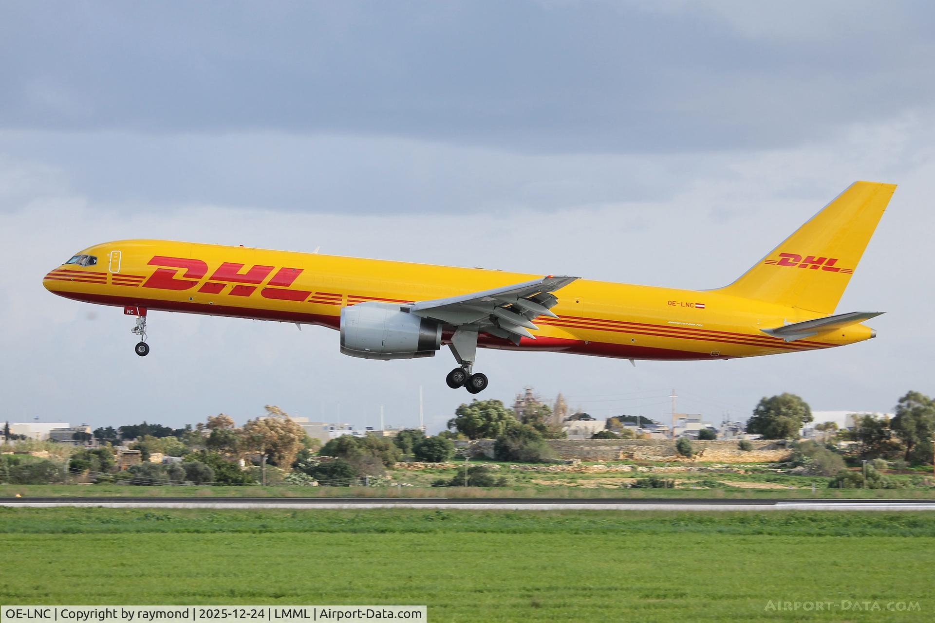 Aircraft OE-LNC (1995 Boeing 757-28A C/N 26275) Photo by raymond (Photo ...