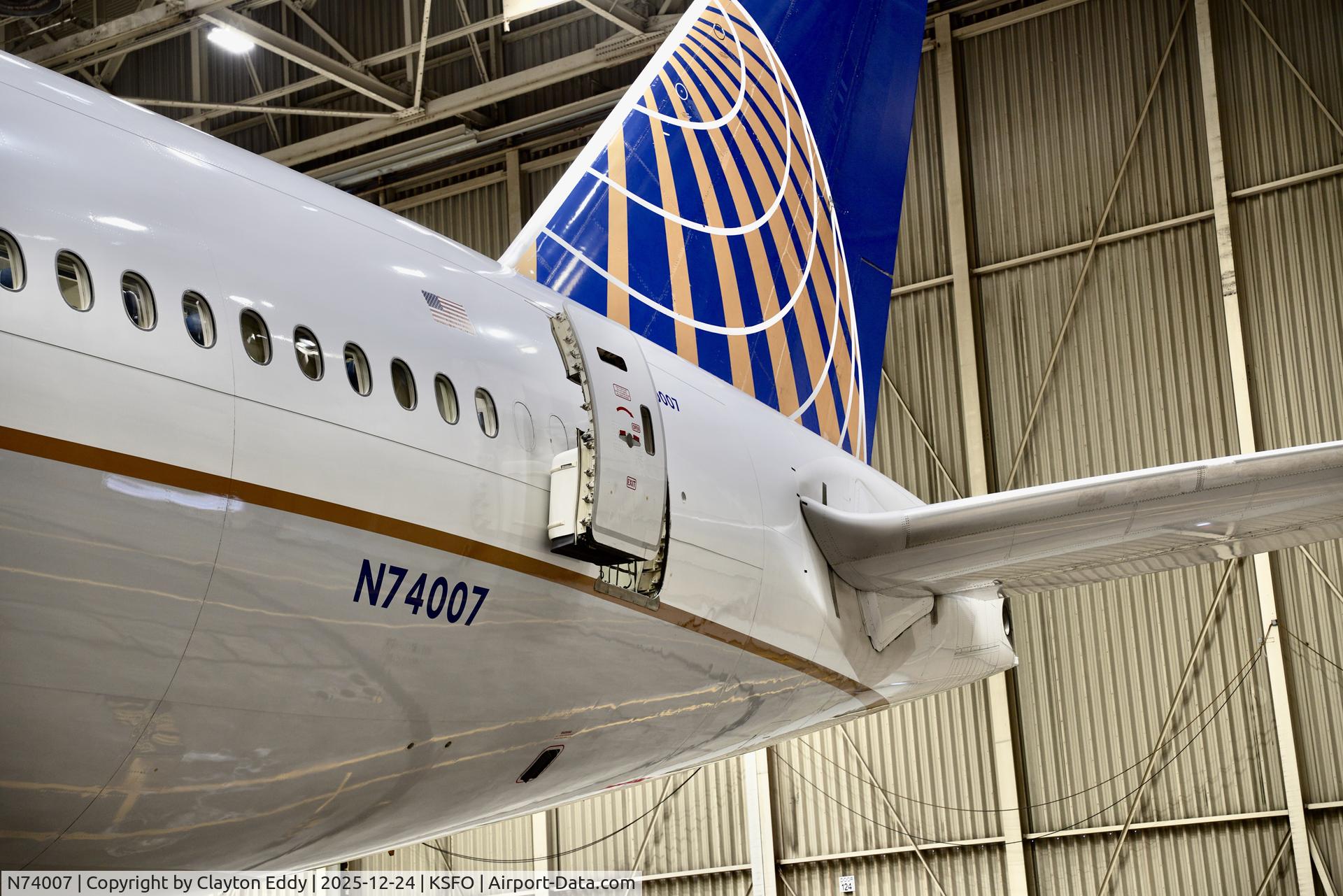 Aircraft N74007 (1999 Boeing 777-224ER C/N 29477) Photo by Clayton Eddy ...